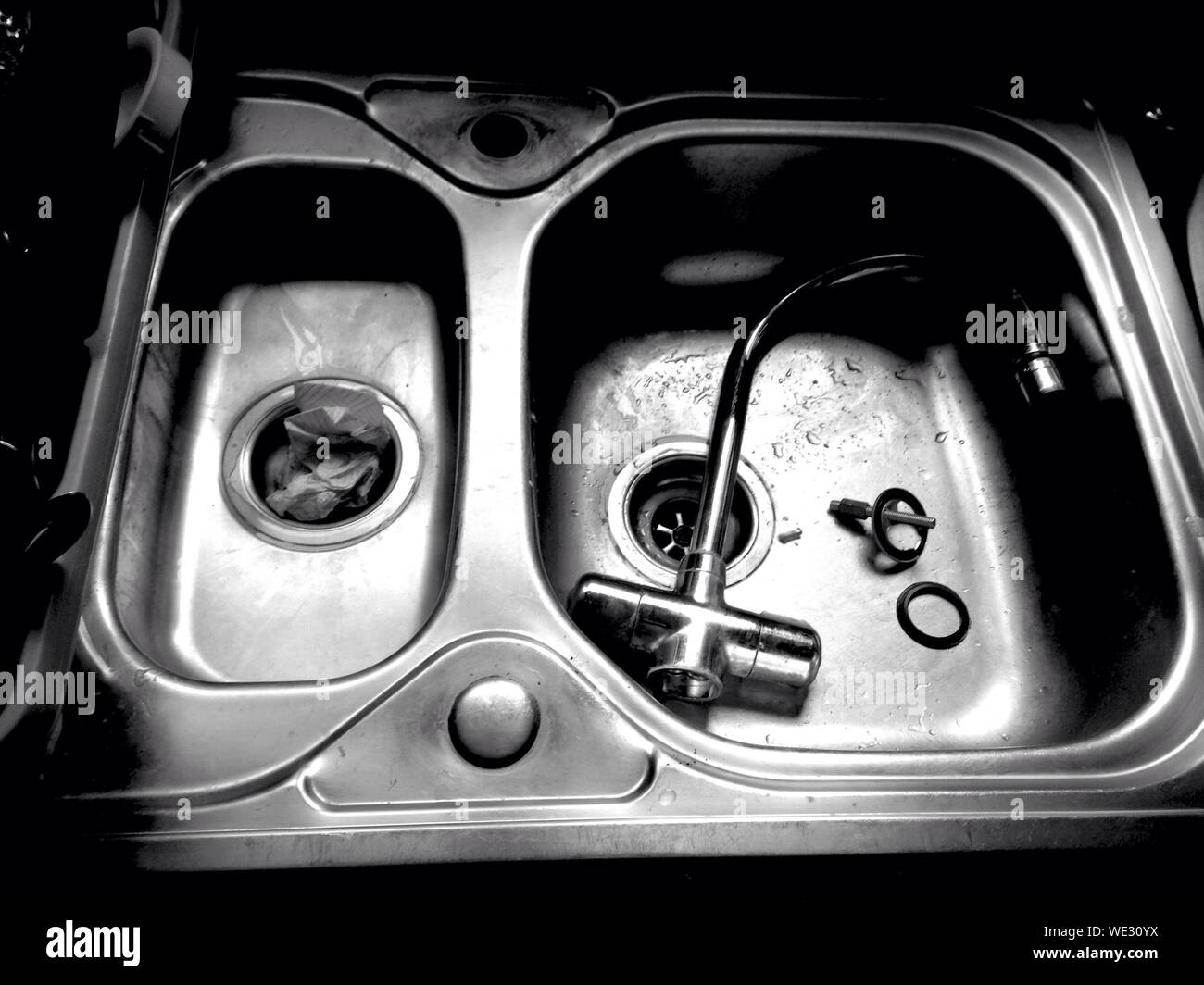 Broken sink hi-res stock photography and images - Alamy