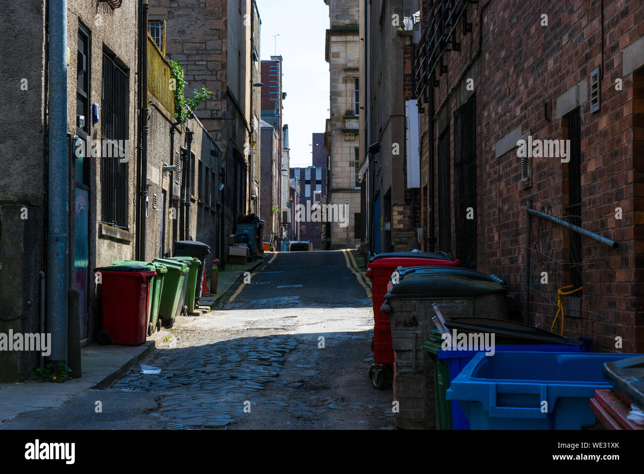 City alley narrow alley hi-res stock photography and images - Alamy