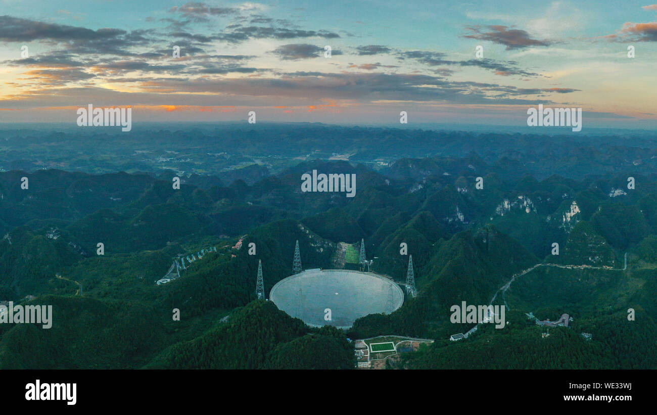 Fast telescope 2017 hi-res stock photography and images - Alamy