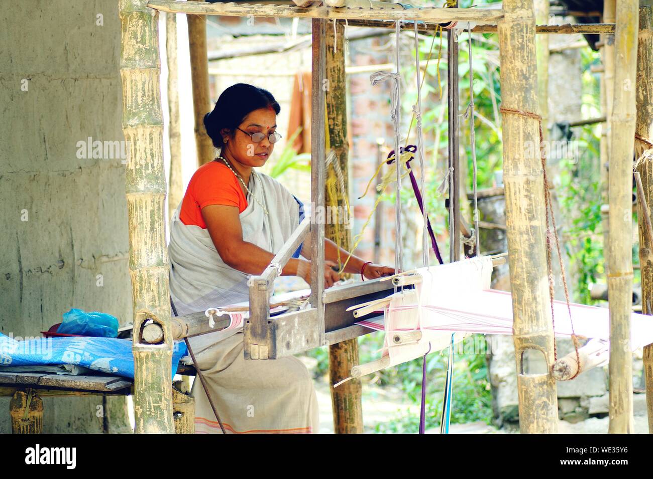 Weaving and wool hi-res stock photography and images - Alamy