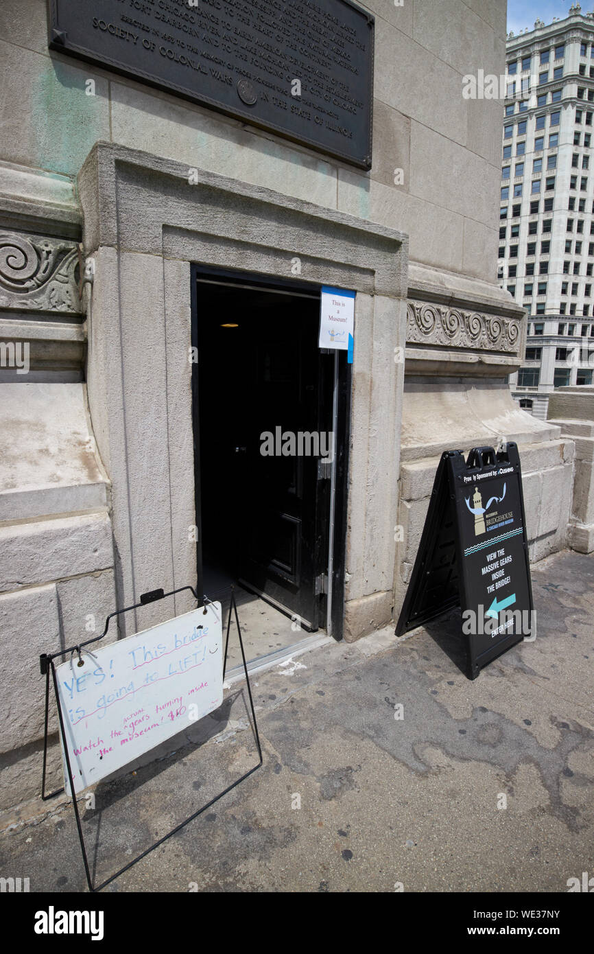 mccormick bridgehouse and chicago river museum dusable michigan avenue ...
