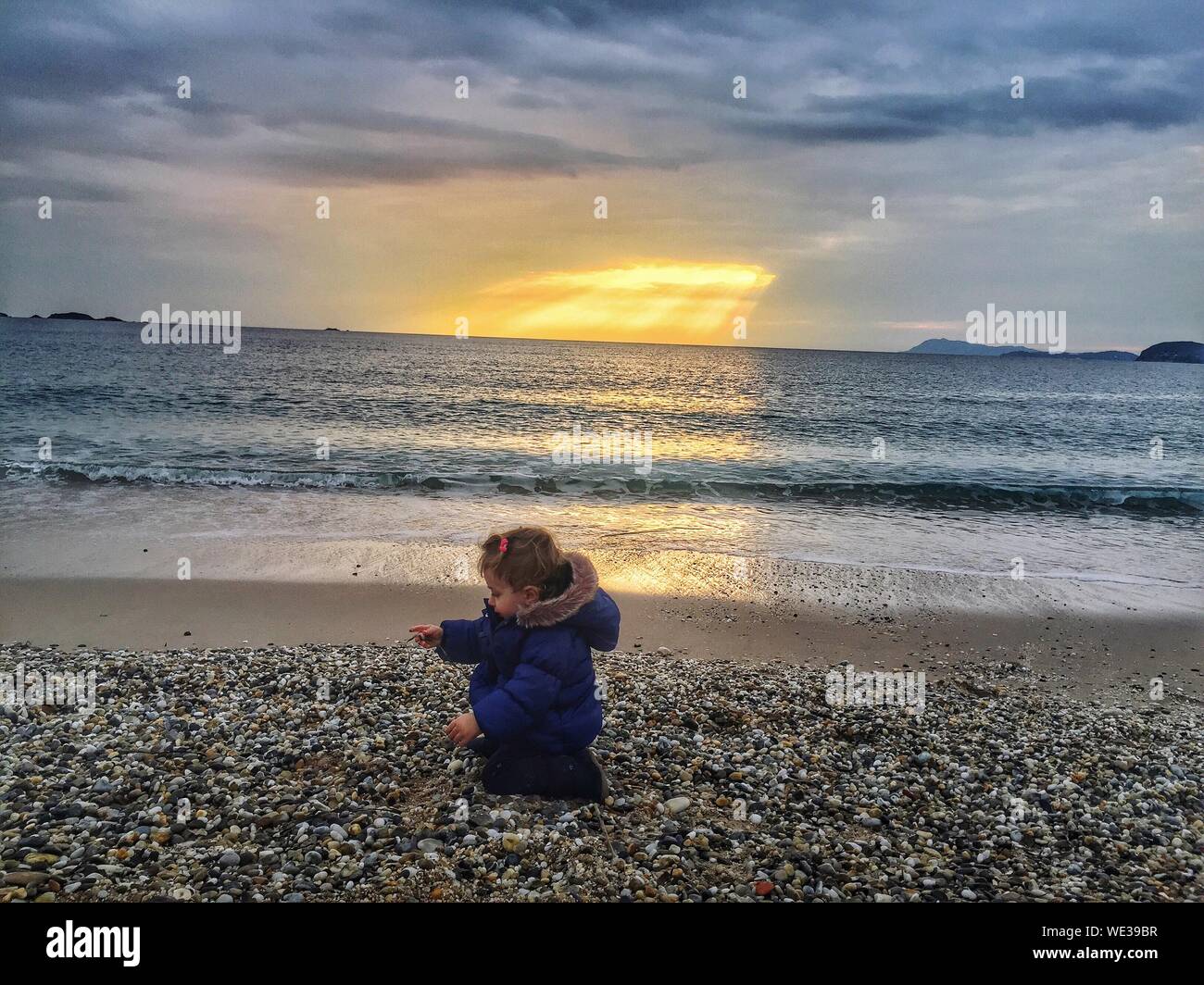 Cute sunset hi-res stock photography and images - Alamy