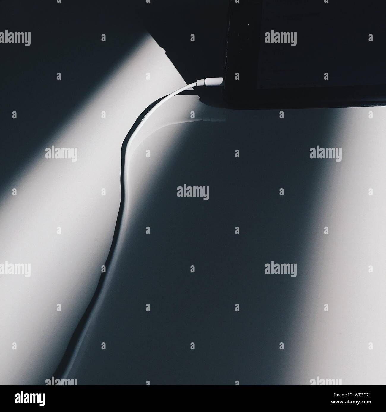 Cable to table hi-res stock photography and images - Alamy