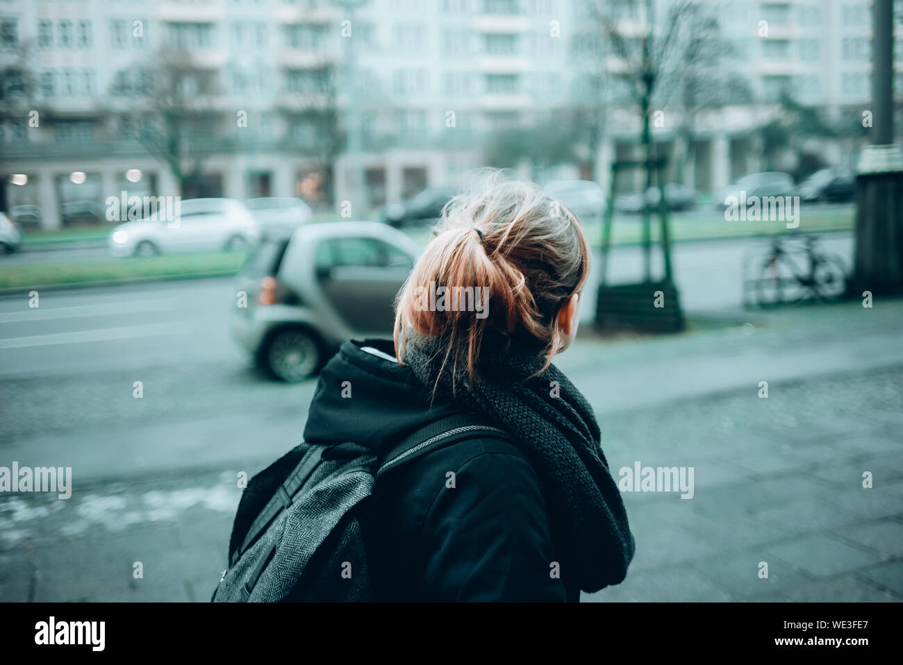 Woman backpack city hi-res stock photography and images - Alamy