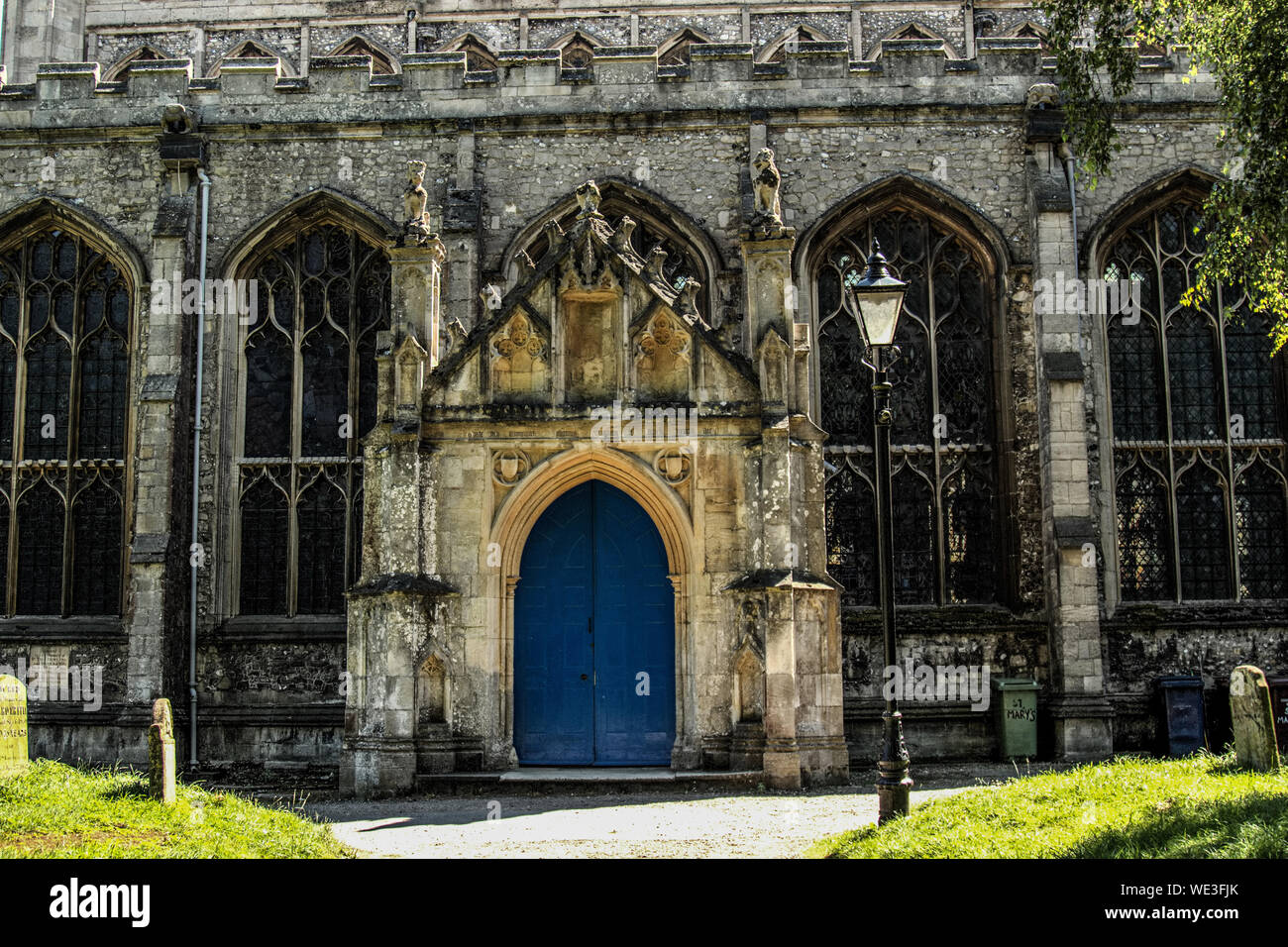 Blue door with arch hi-res stock photography and images - Alamy