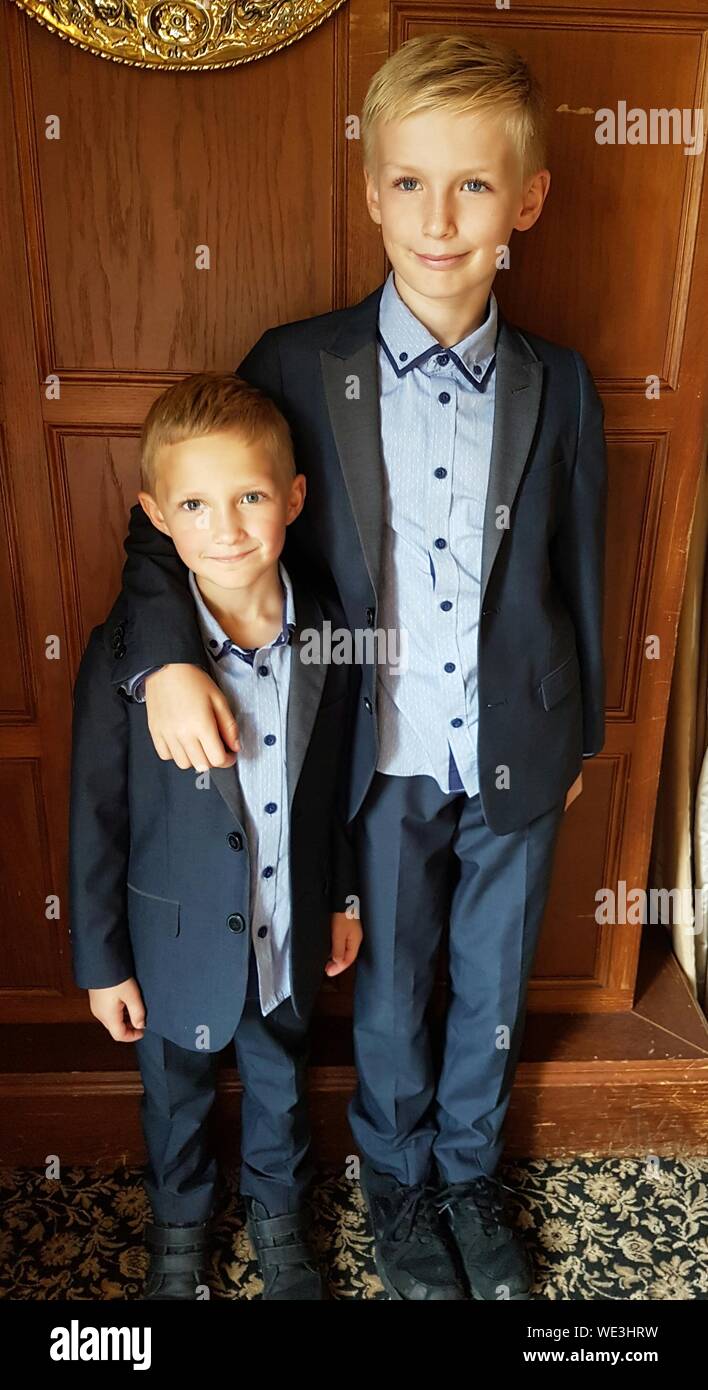 Boys suits hi-res stock photography and images - Alamy