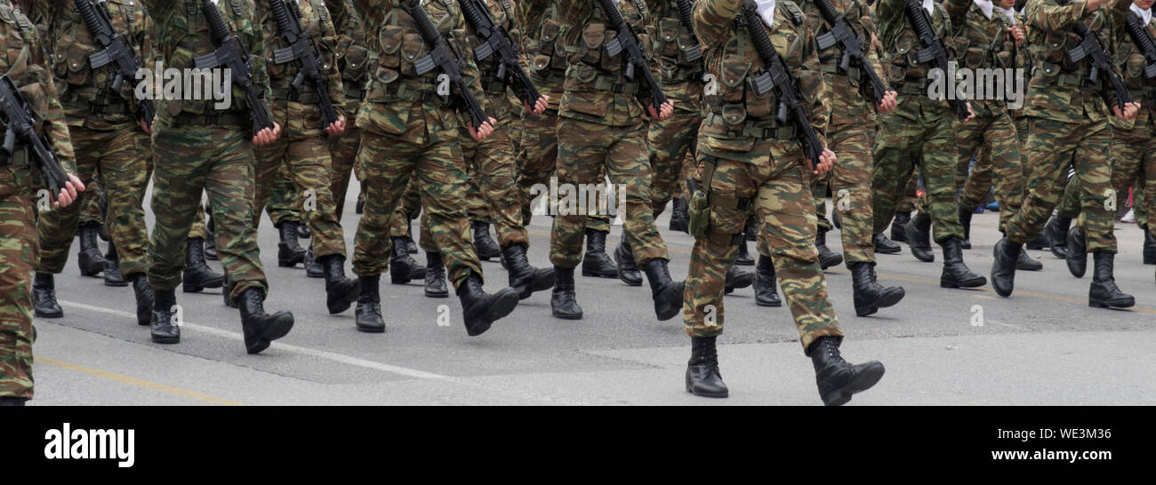Marching greek soldiers hi-res stock photography and images - Alamy