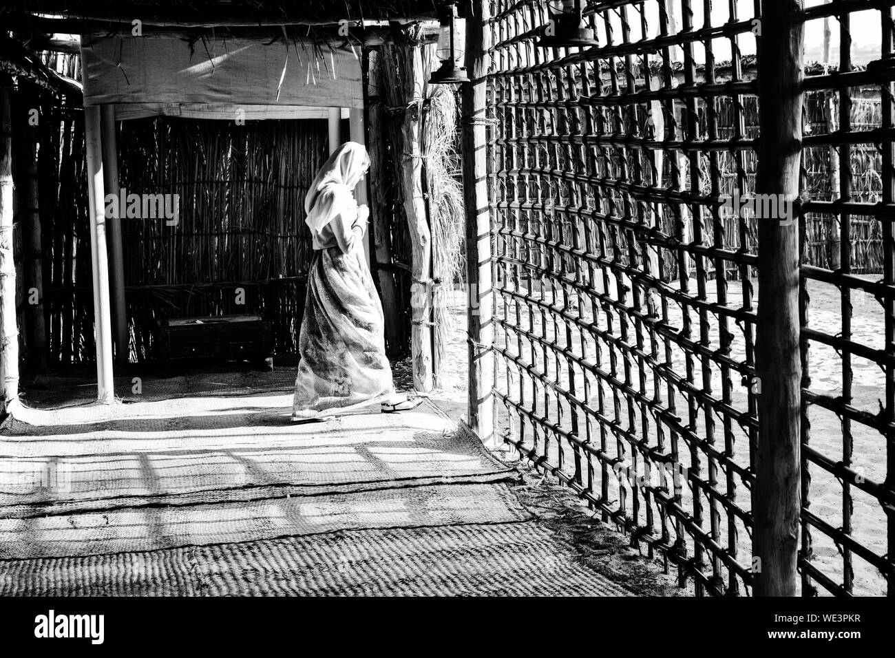 Side view hut hi-res stock photography and images - Alamy