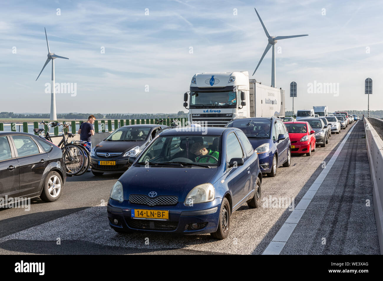 Cars carrier truck hi-res stock photography and images - Alamy
