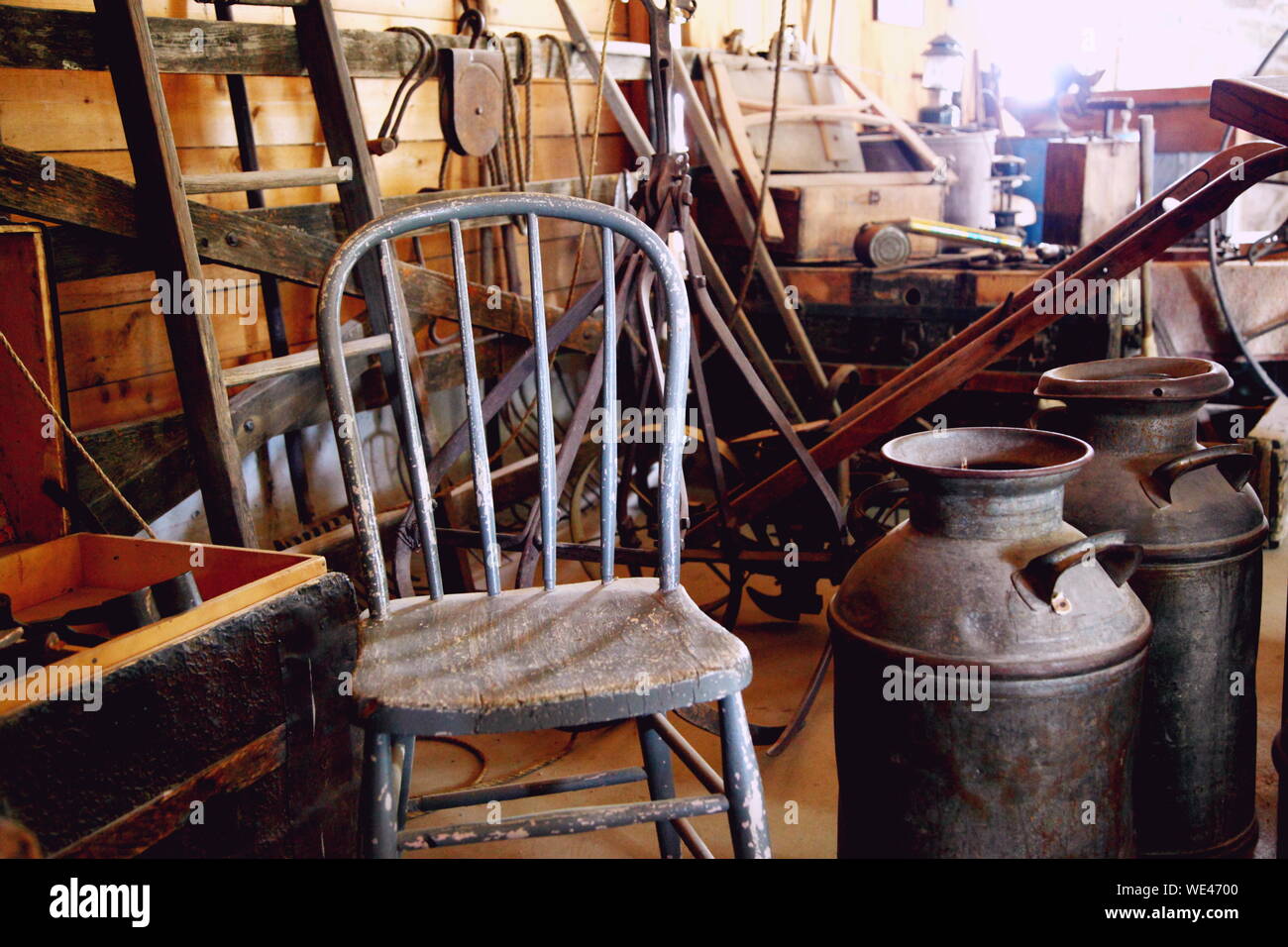 Empty barn hi-res stock photography and images - Alamy