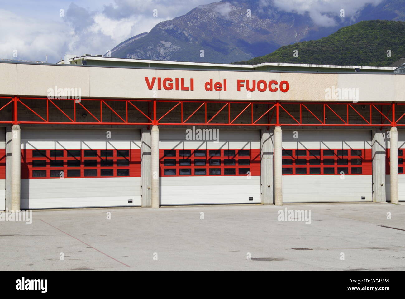 Italian fire rescue service hi-res stock photography and images - Alamy