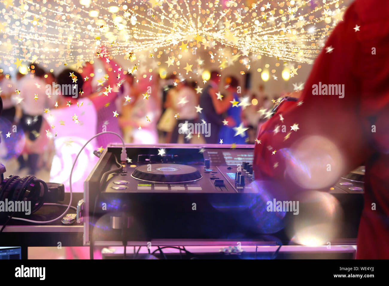 Wedding banquet dancing hi-res stock photography and images - Alamy