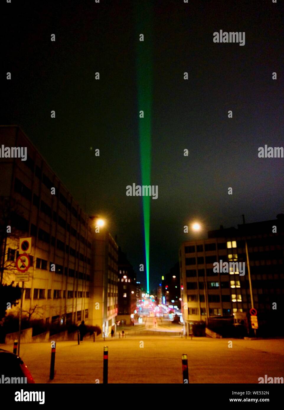 Night sky city hi-res stock photography and images - Alamy