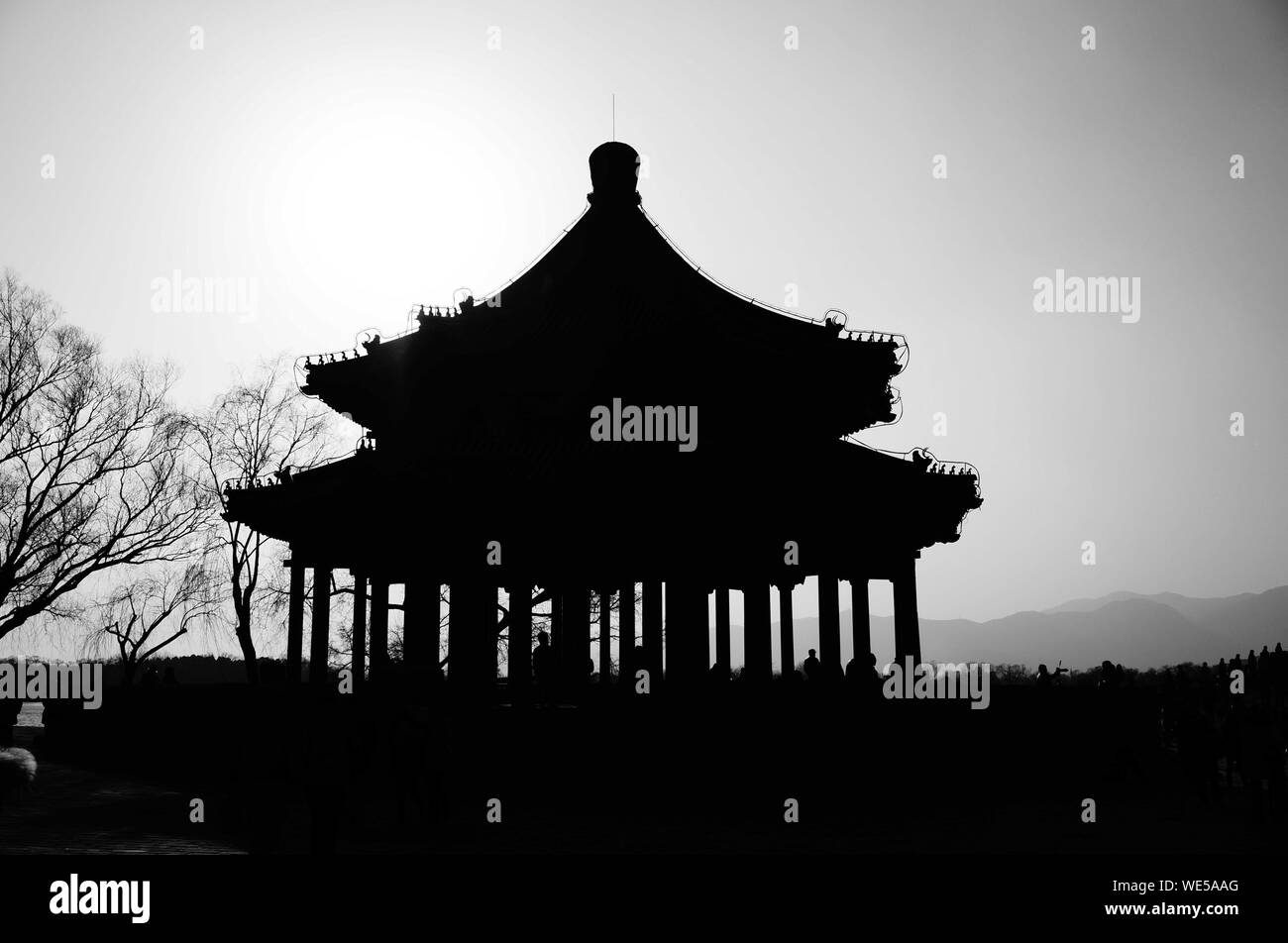 Palace silhouette hi-res stock photography and images - Alamy