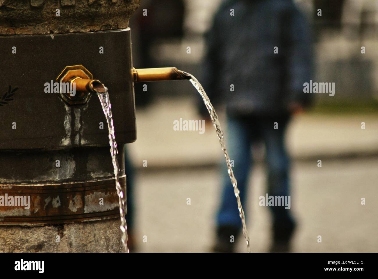 Falling structure hi-res stock photography and images - Alamy