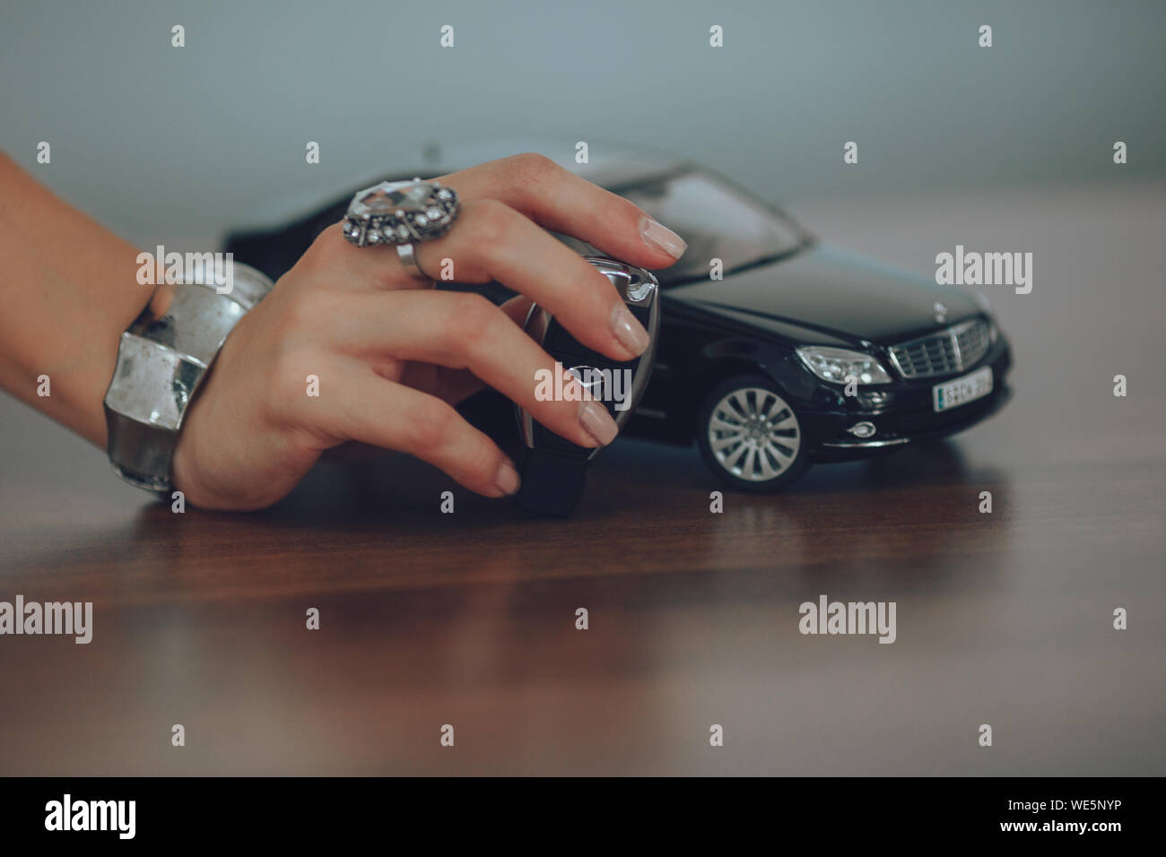 Female unlocking car door hi-res stock photography and images - Alamy