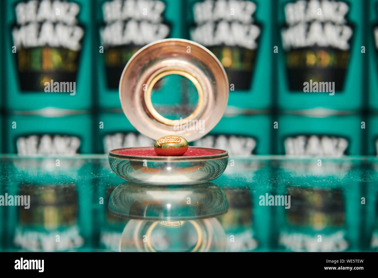 London, UK. 29th August 2019. A solid Gold Baked beans the Heinz Beanz ...