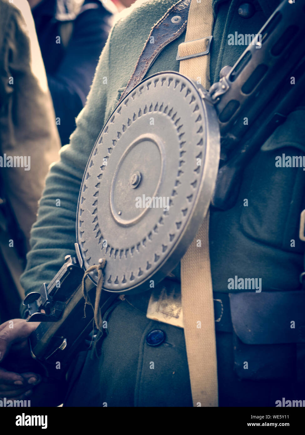 Machine gun war carrying hi-res stock photography and images - Alamy