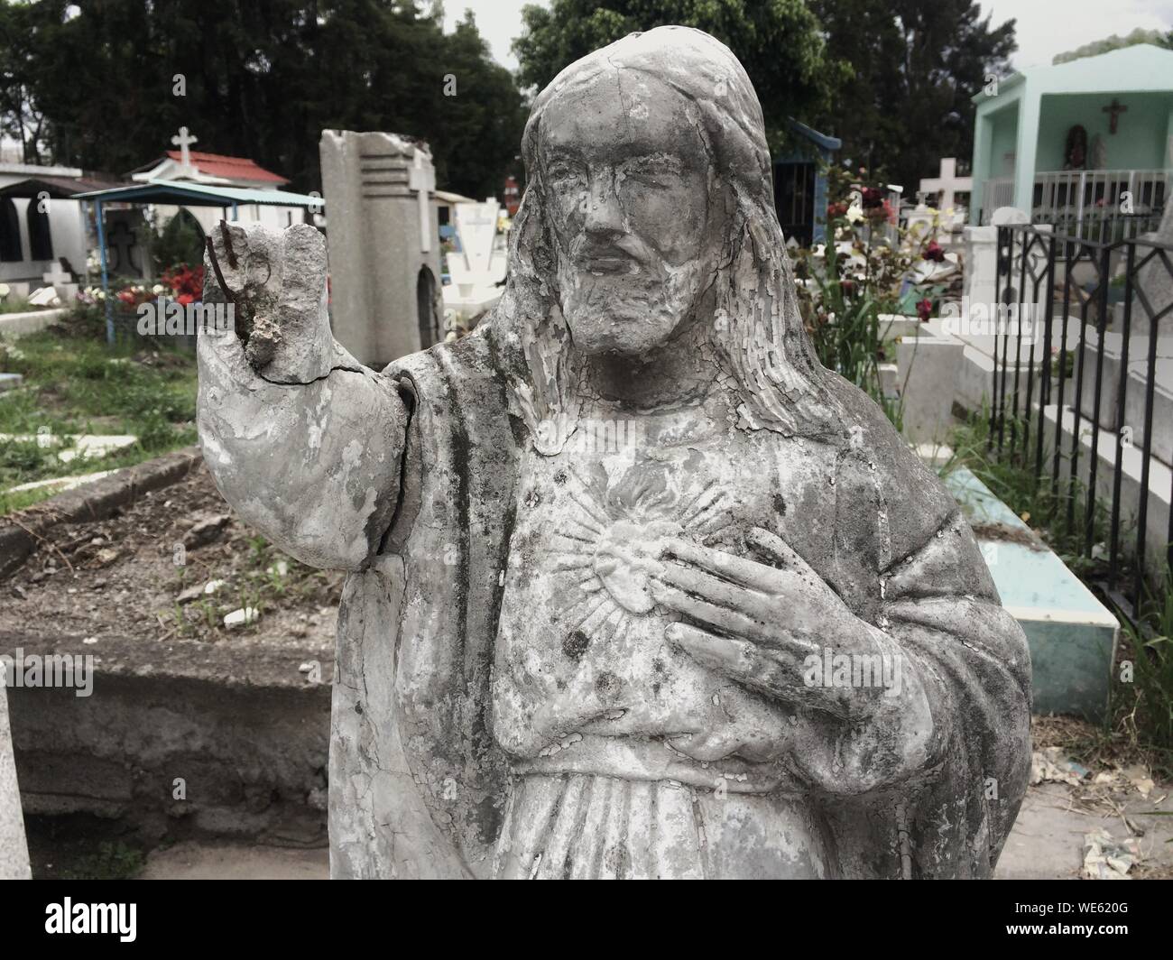 Old statue of jesus hi-res stock photography and images - Alamy
