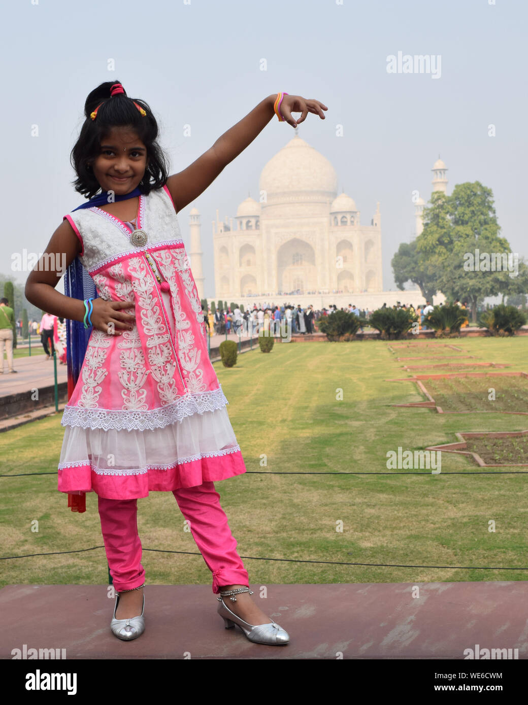 Indian girl taj mahal unesco hi-res stock photography and images - Alamy