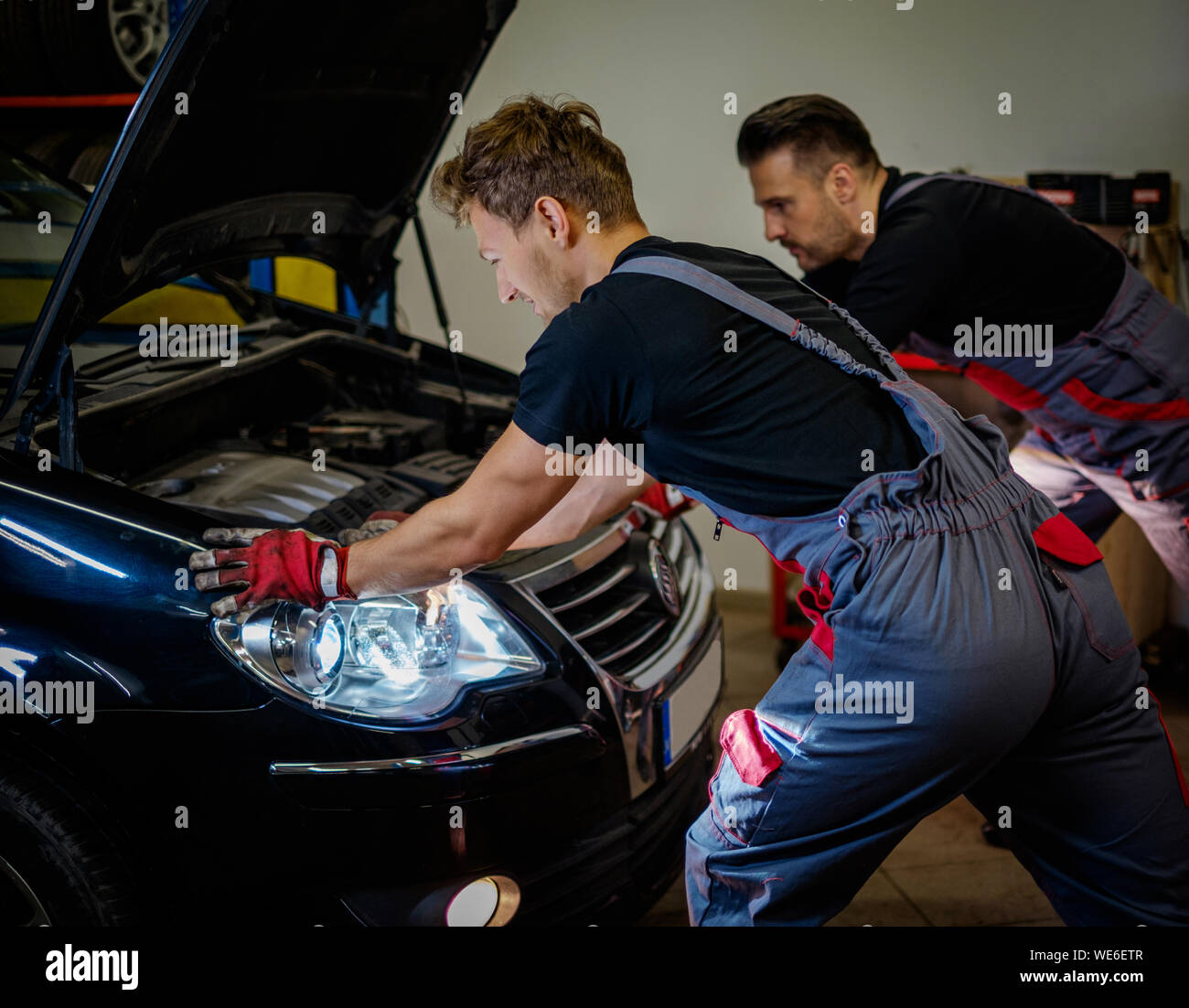 Light engine move hi-res stock photography and images - Alamy