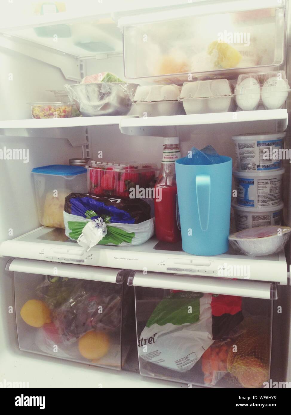 Open refrigerator hi-res stock photography and images - Alamy