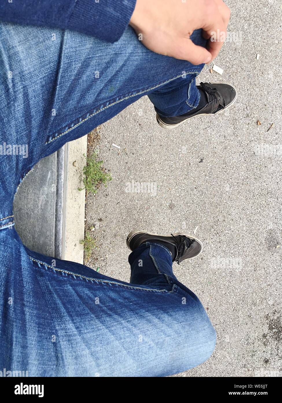 Sitting railing hi-res stock photography and images - Alamy