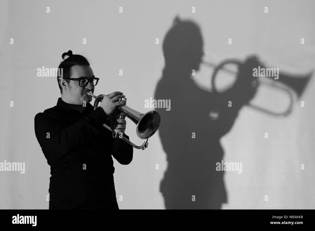 Natural trumpet instrument hi-res stock photography and images - Alamy