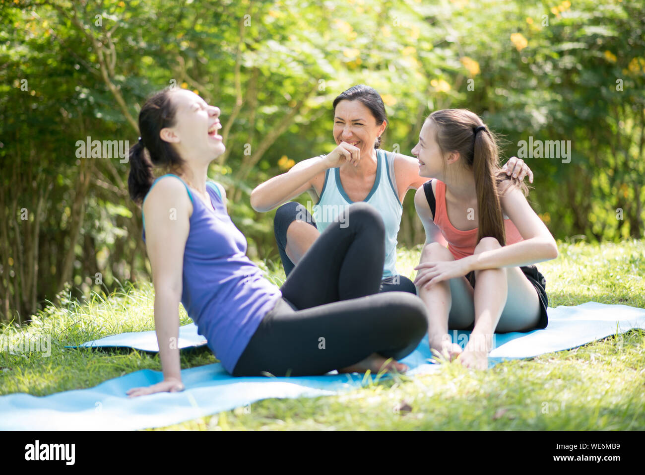 Real people laughing hi-res stock photography and images - Alamy