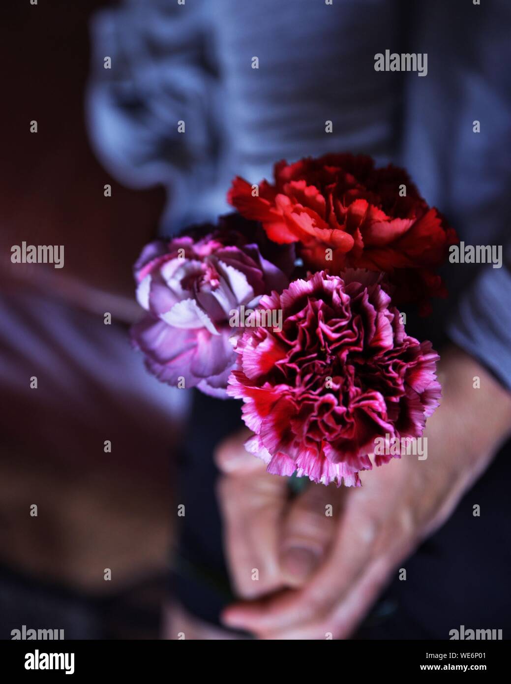Flower hand bouquet hi-res stock photography and images - Alamy