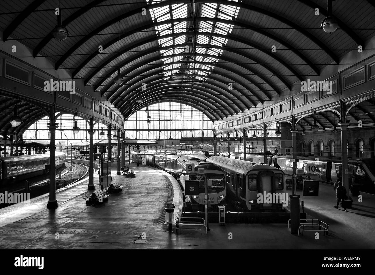 Newcastle station platform hi-res stock photography and images - Alamy