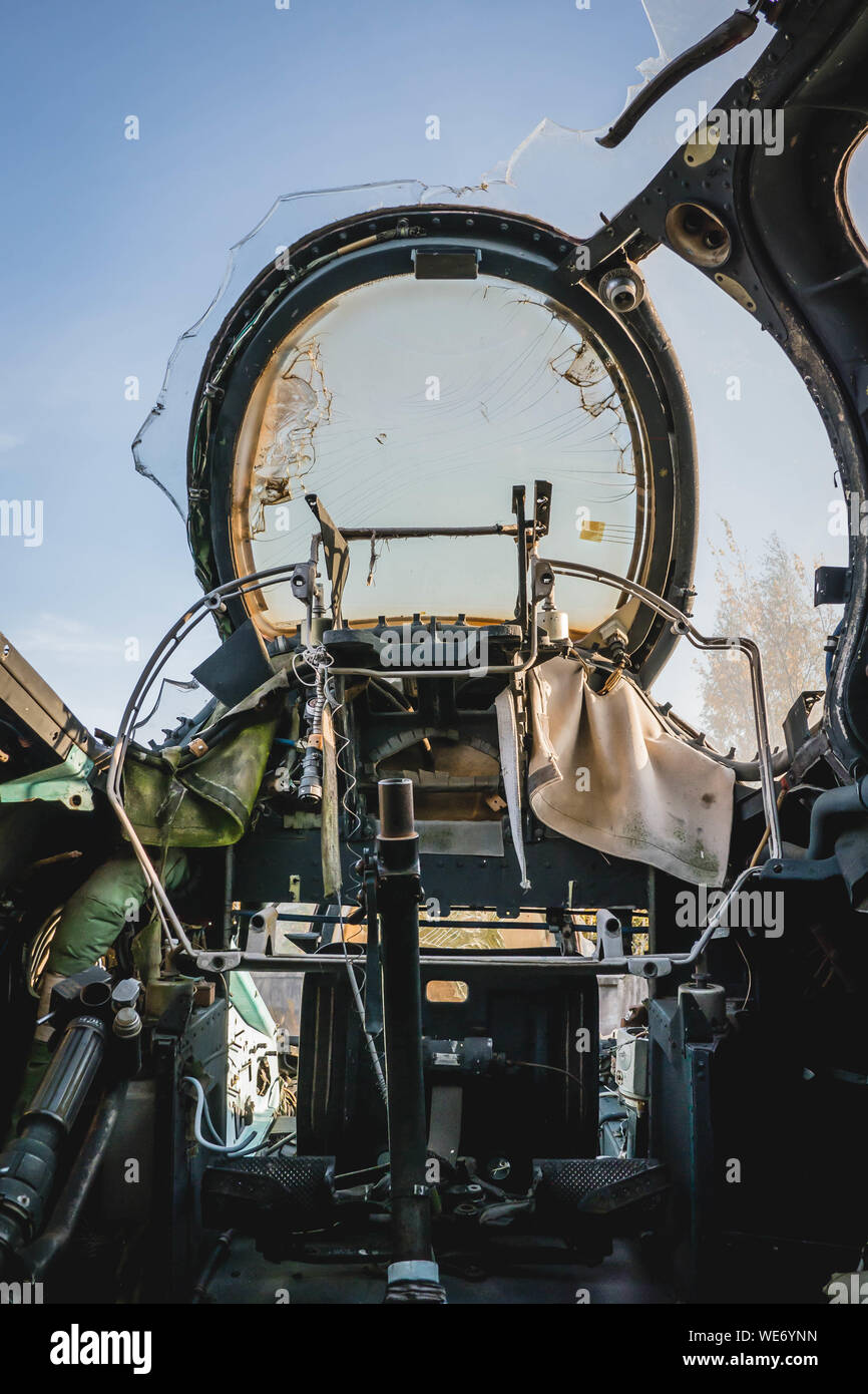 Fighterjet cockpit hi-res stock photography and images - Alamy