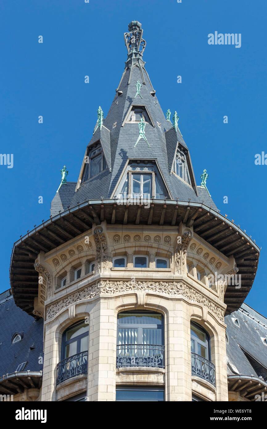 France, Meurthe et Moselle, Nancy, detail of the Art Nouveau building ...