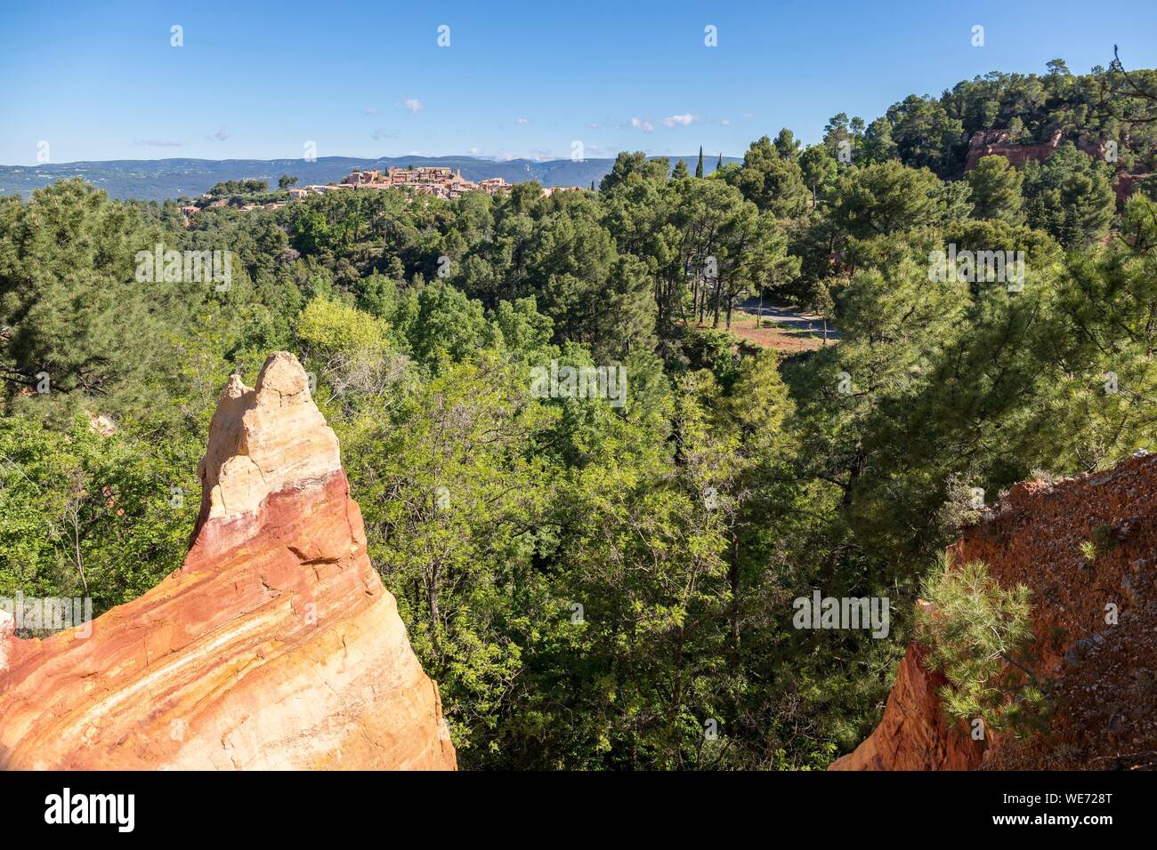 France, Vaucluse, regional natural park of Luberon, Roussillon, labeled ...