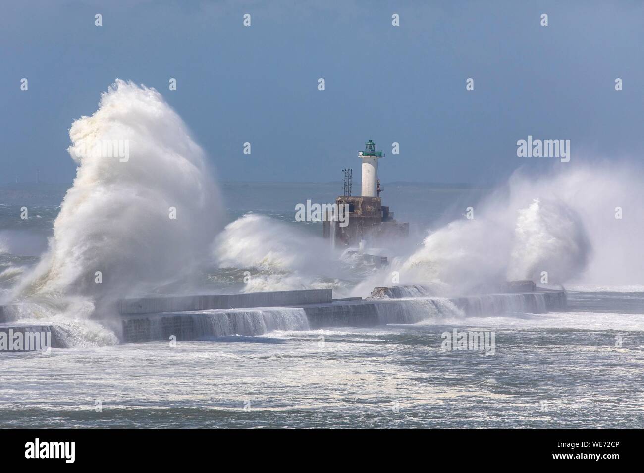 North sea lighthouse storm hi-res stock photography and images - Alamy