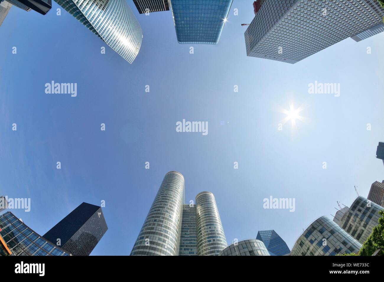 Modern office tower block hi-res stock photography and images - Alamy