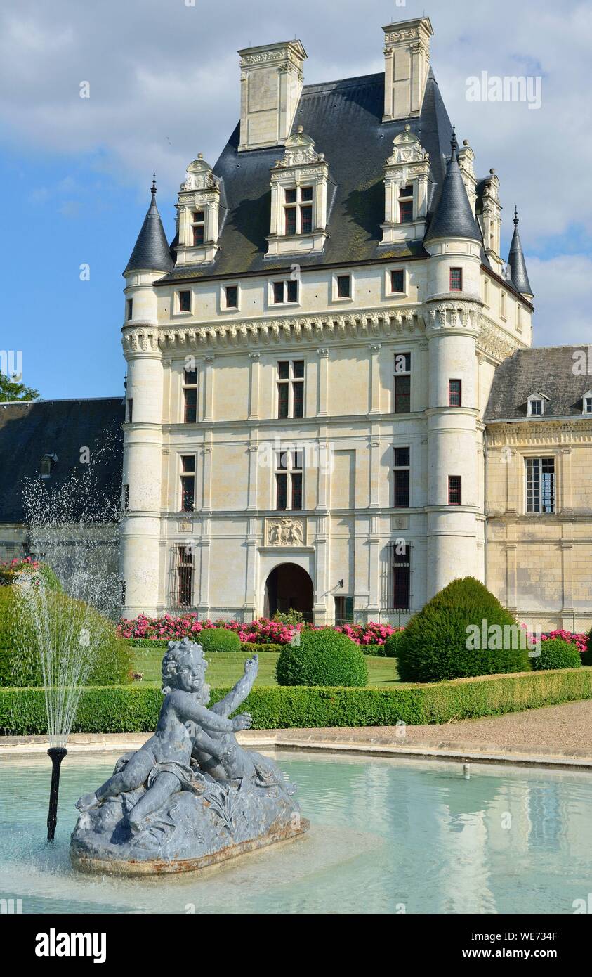 Human castles hi-res stock photography and images - Alamy
