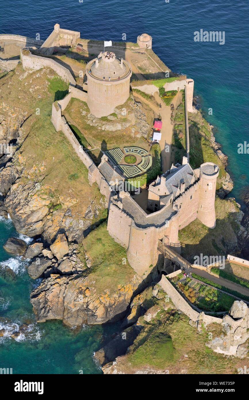 France, Cotes d'Armor, Plevenon, Fort la Latte, fortified castle on the ...