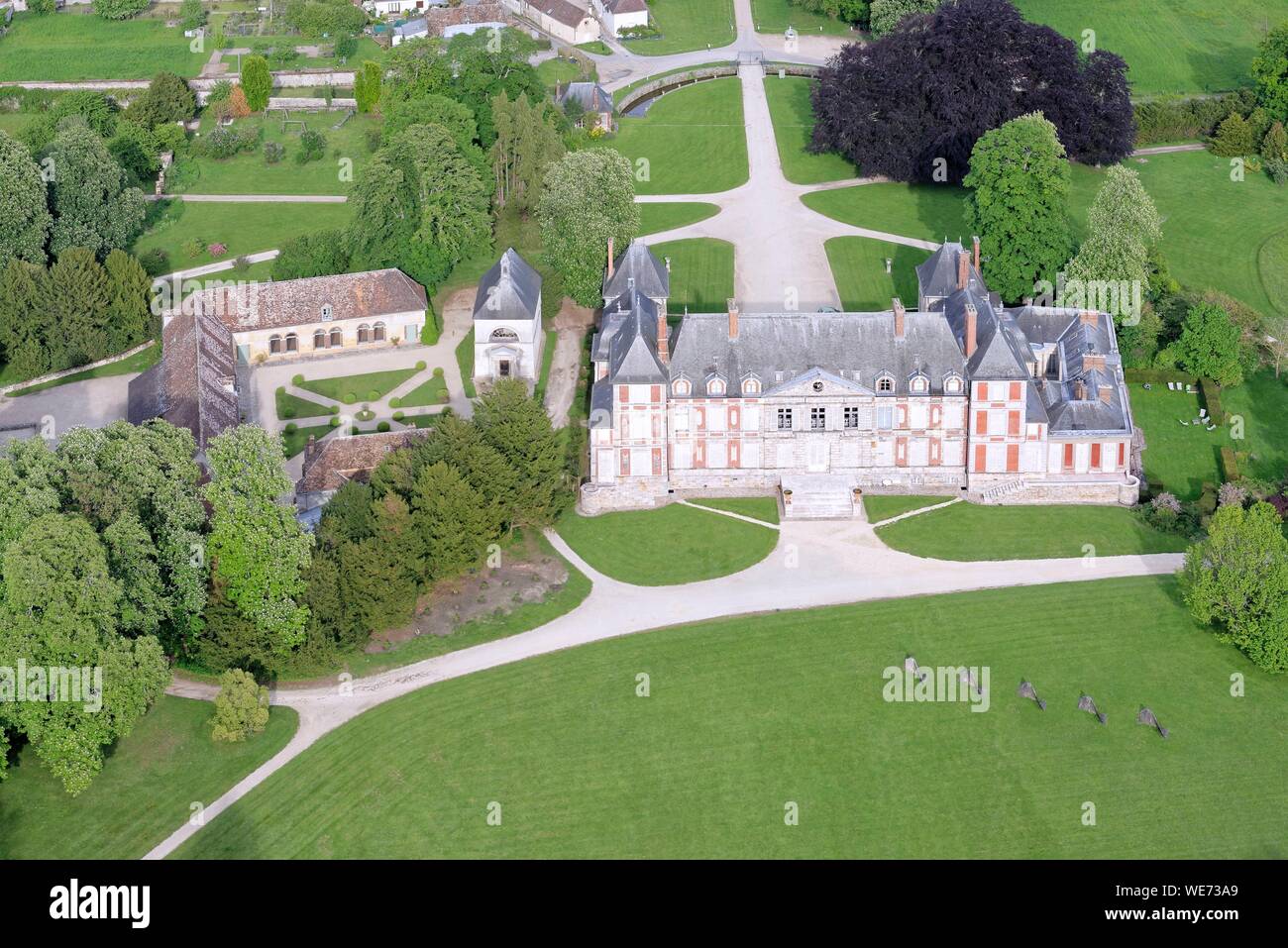 France, Essonne, Courson Monteloup, Le Chateau de Courson (aerial view ...