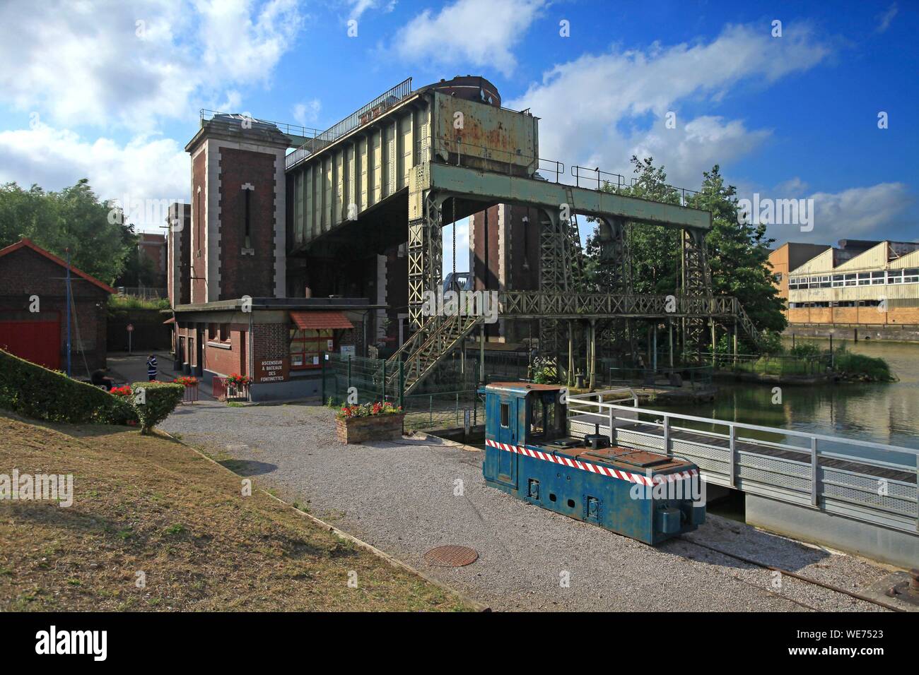 Fontinettes lift hi-res stock photography and images - Alamy