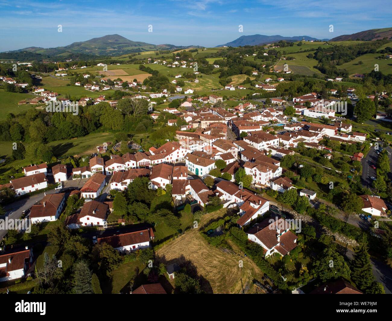 Espelette hi-res stock photography and images - Alamy