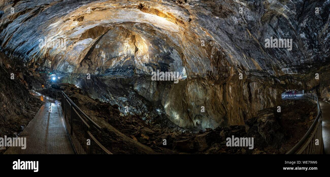 Pierre martin cave hi-res stock photography and images - Alamy