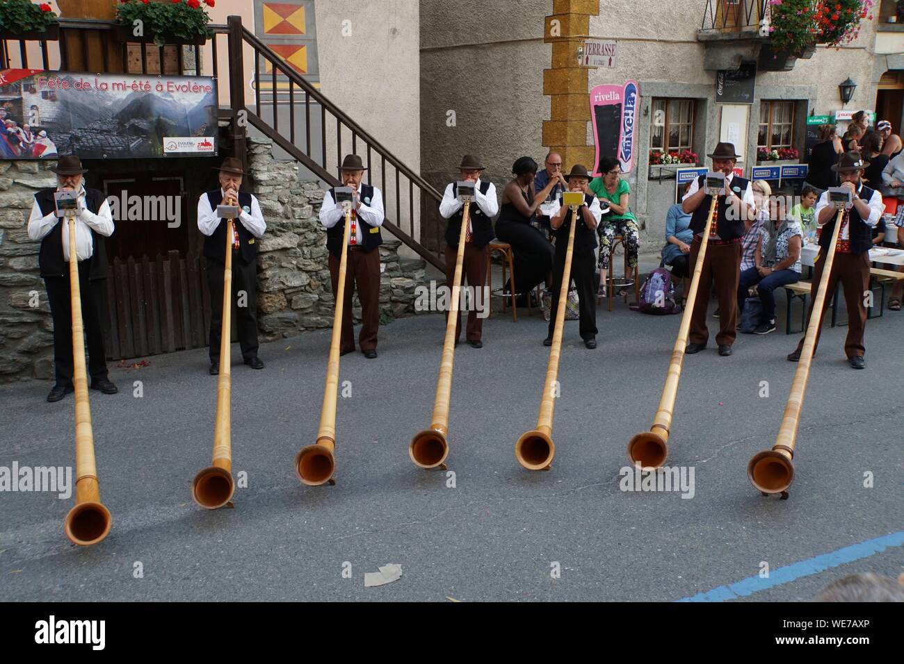 Alpine horn hi-res stock photography and images - Alamy
