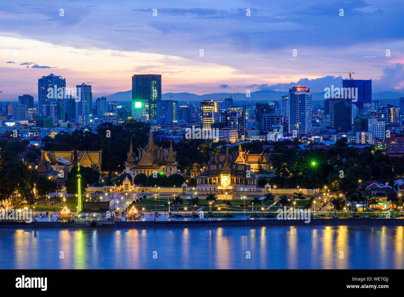Cambodia, Phnom Penh, Sisowath riverline, Bassac river and walk about ...