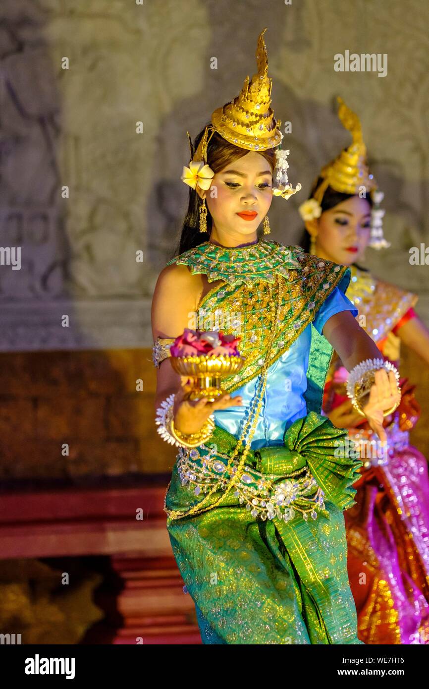 Cambodia, Siem Reap, classic khmer dance Stock Photo - Alamy