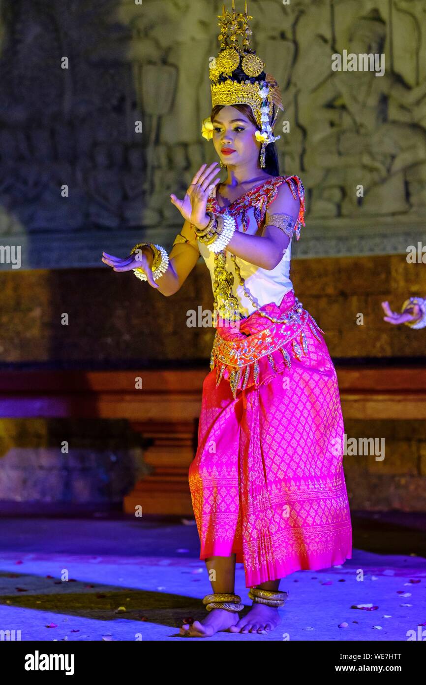 Cambodia, Phnom Penh, classic khmer dance Stock Photo - Alamy