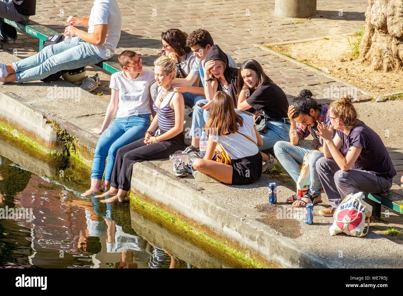 Group 10 people hi-res stock photography and images - Alamy