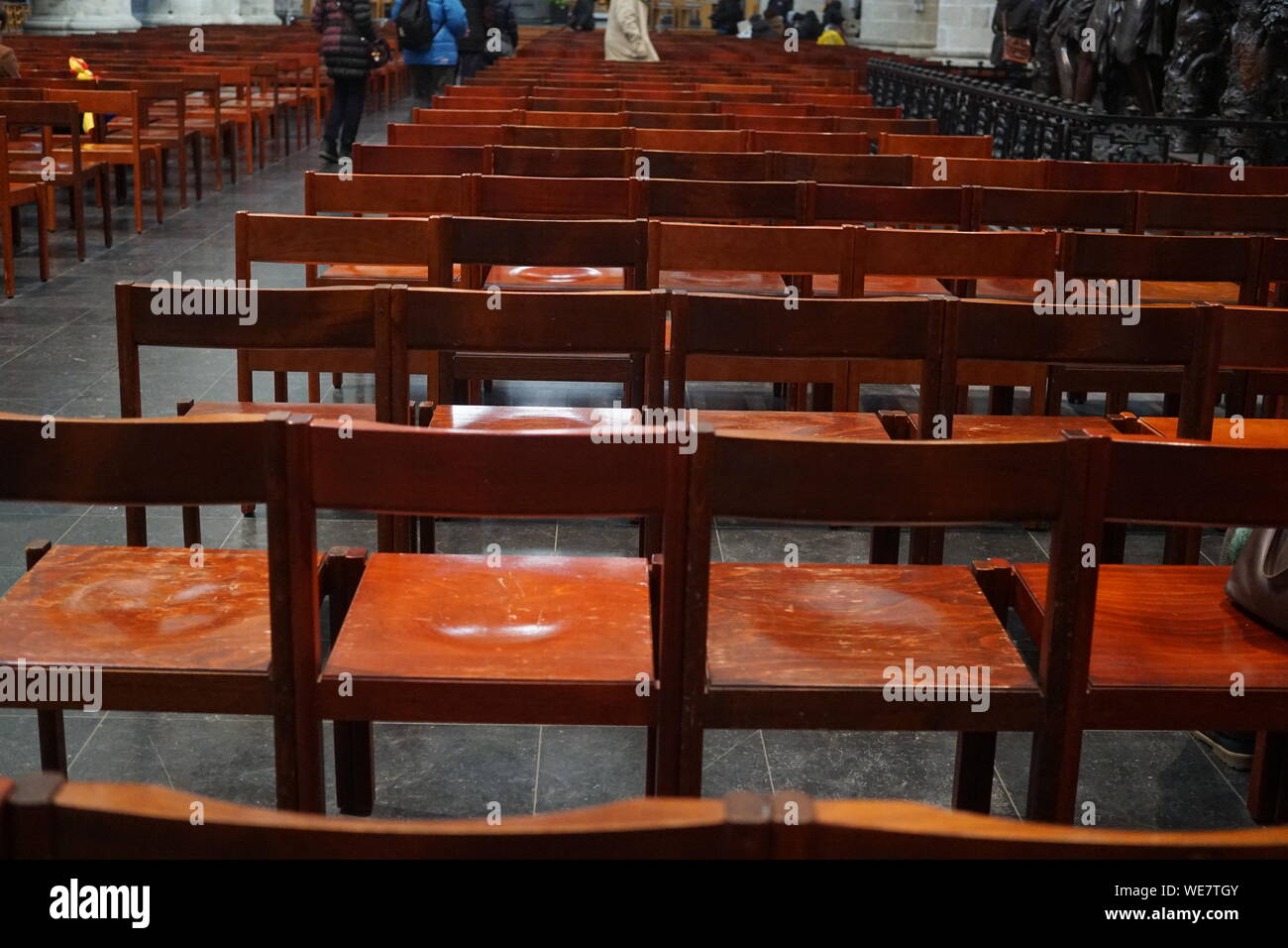 Empty church pew hi-res stock photography and images - Alamy