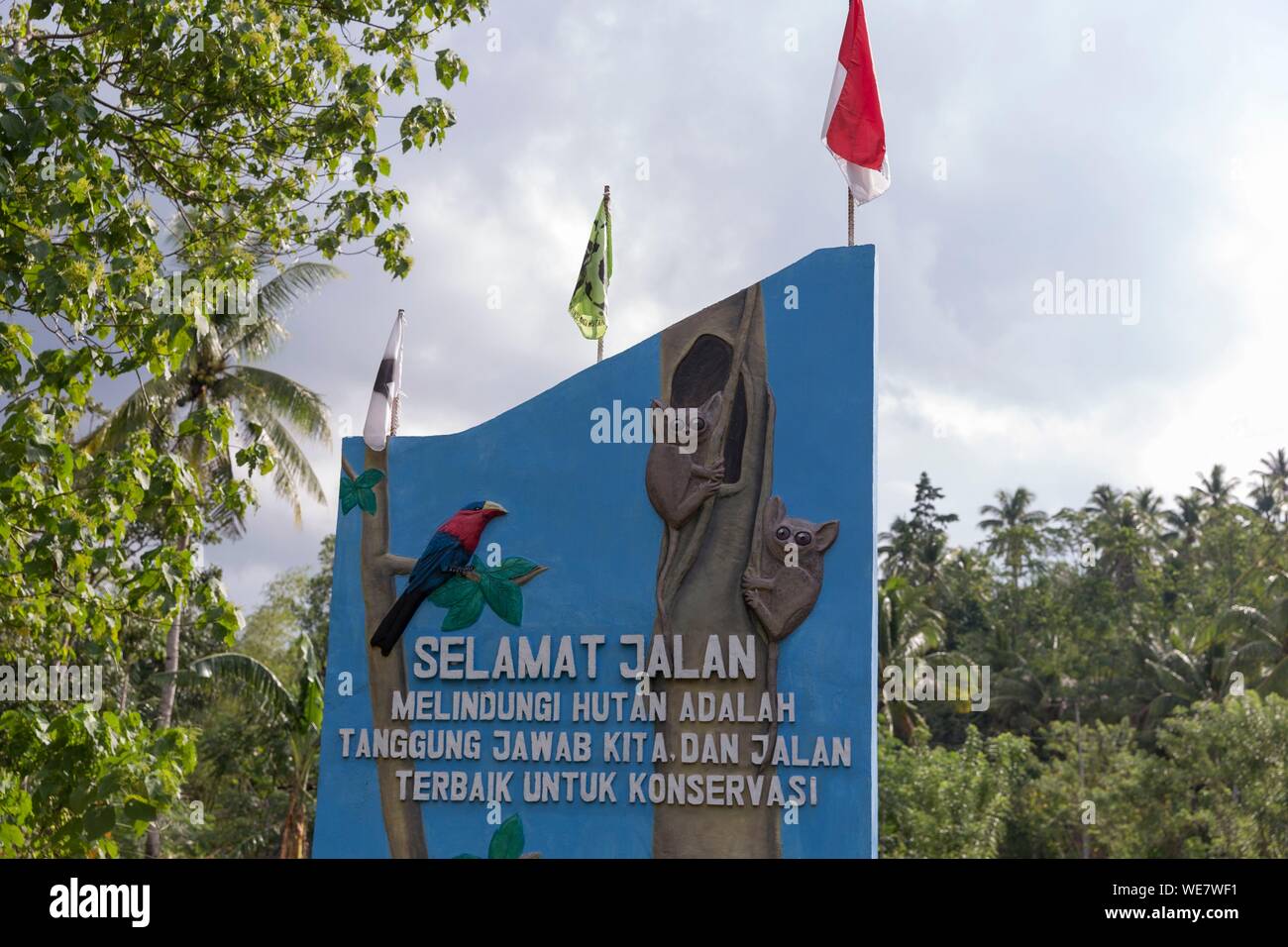 Indonesia, Celebes, Sulawesi, Tangkoko National Park, Sign at the ...