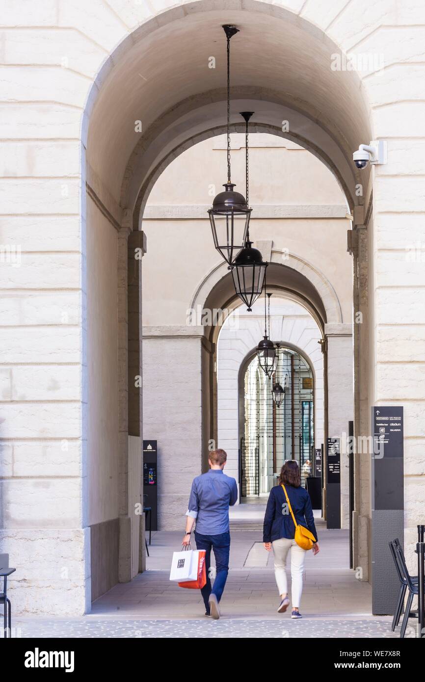 Archway of the grand hotel hi-res stock photography and images - Alamy